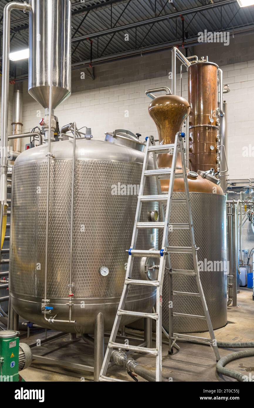 Whiskey distillery hi-res stock photography and images - Alamy