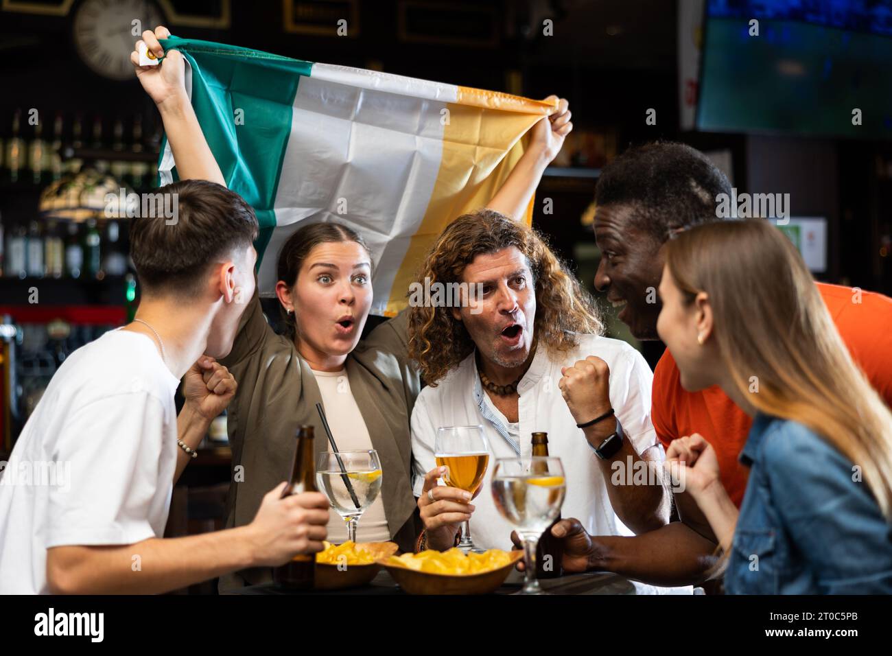 Irish football fans cheering hi-res stock photography and images - Alamy