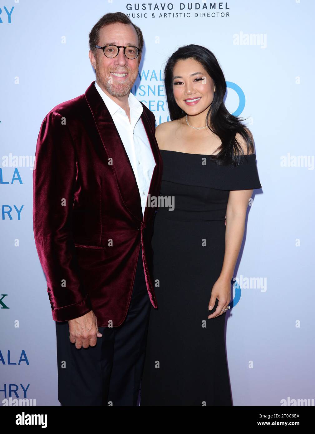 Los Angeles, USA. 05th Oct, 2023. Rob Minkoff, Crystal Kung Minkoff ...