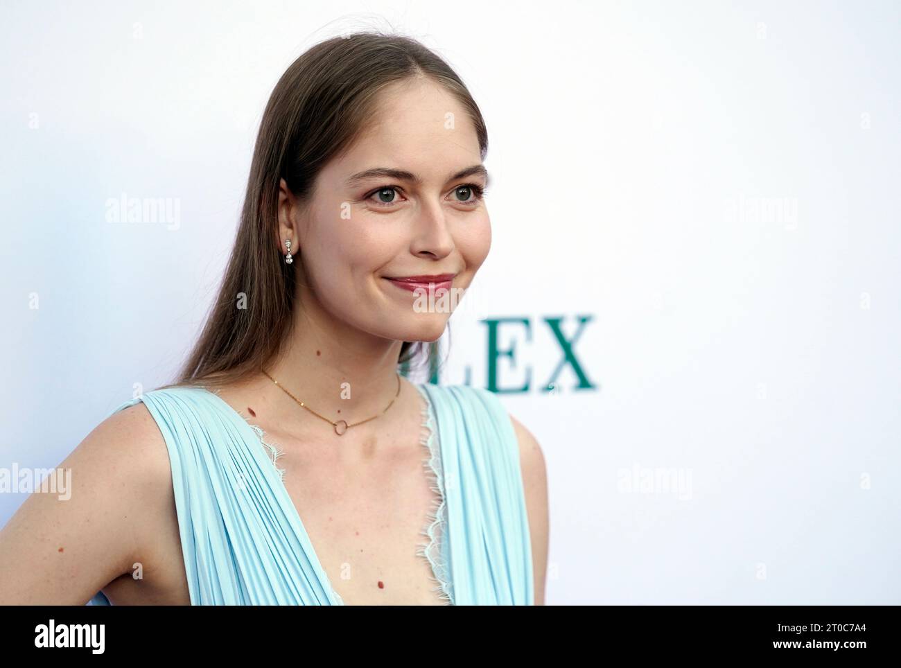 Violinist Geneva Lewis poses at the 2023 Los Angeles Philharmonic Gala ...