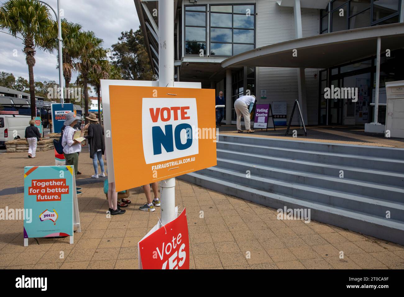 Friday 6th October 2023, Polling station open in Avalon Beach Sydney ...