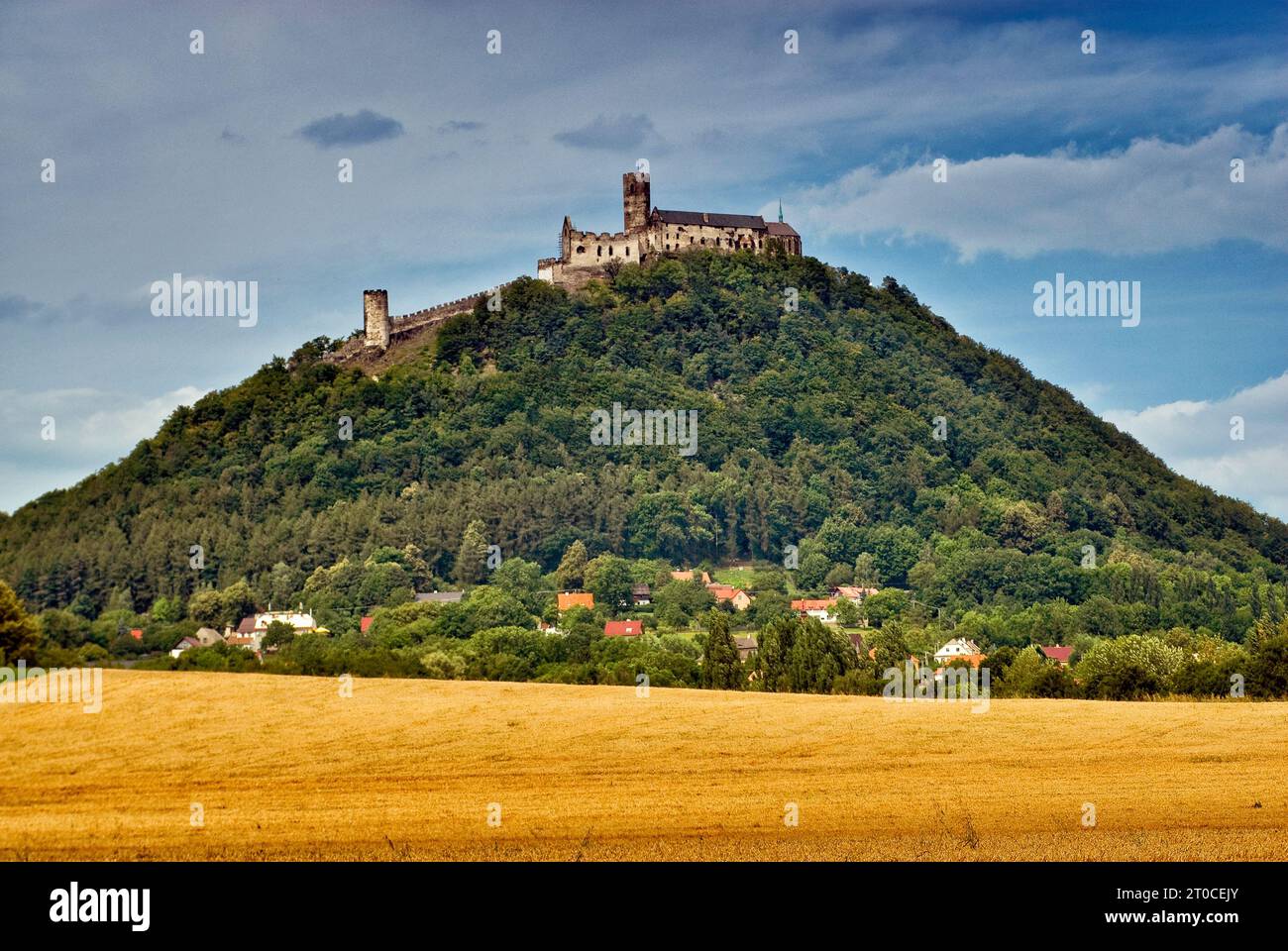Medieval castle mountain village hi-res stock photography and images ...