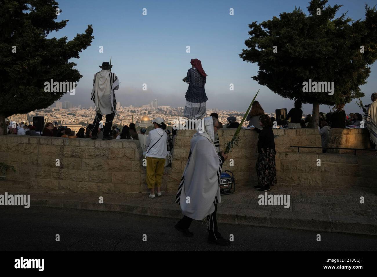 Ultra-Orthodox Jews perform the Hoshana Rabbah prayer on the seventh ...