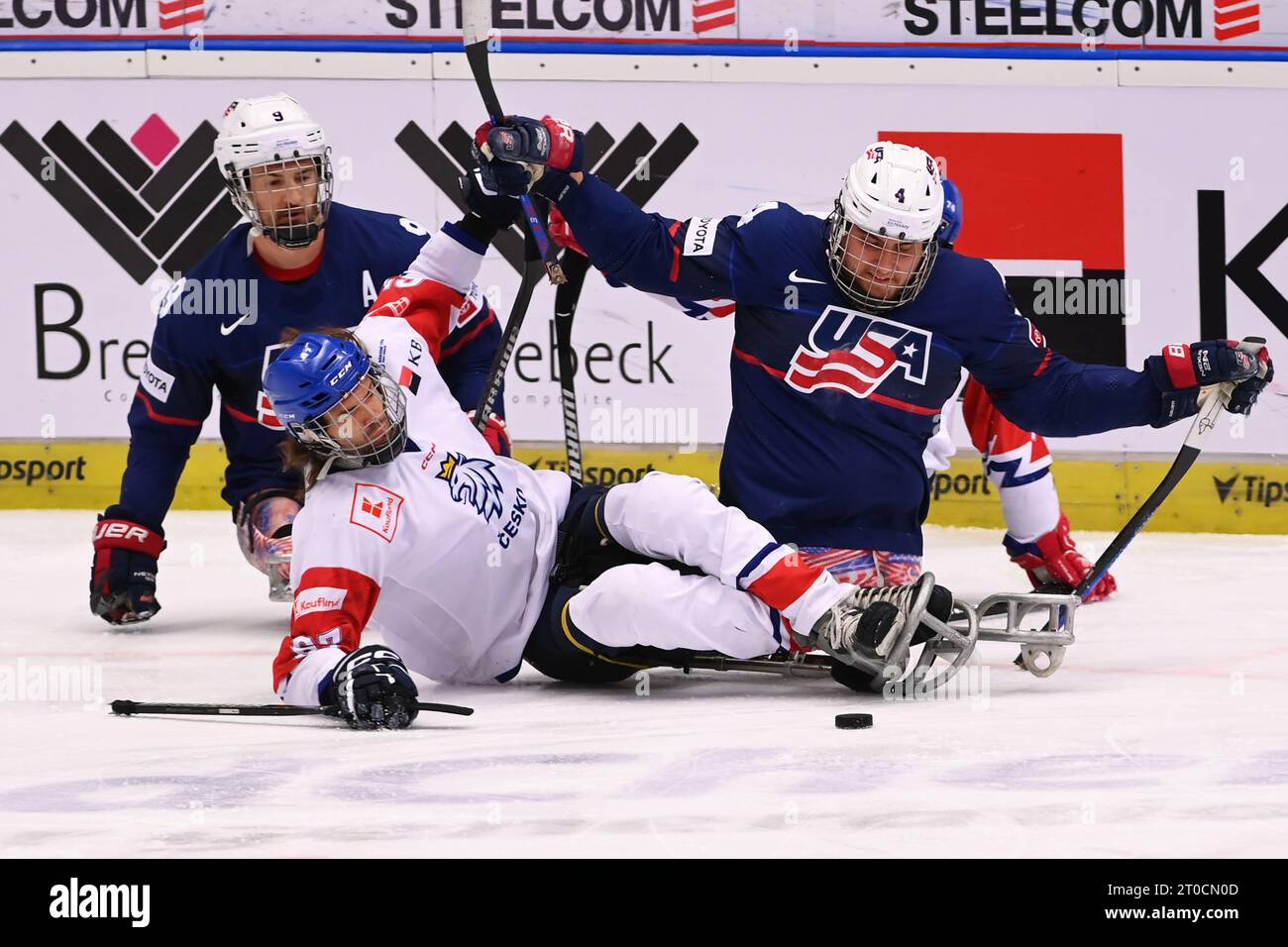 Ostrava, Czech Republic. 05th Oct, 2023. From left Travis Dodson of USA ...