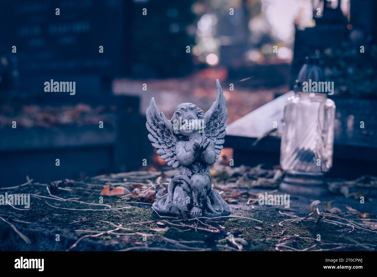 Angel of grief symbolism hi-res stock photography and images - Alamy