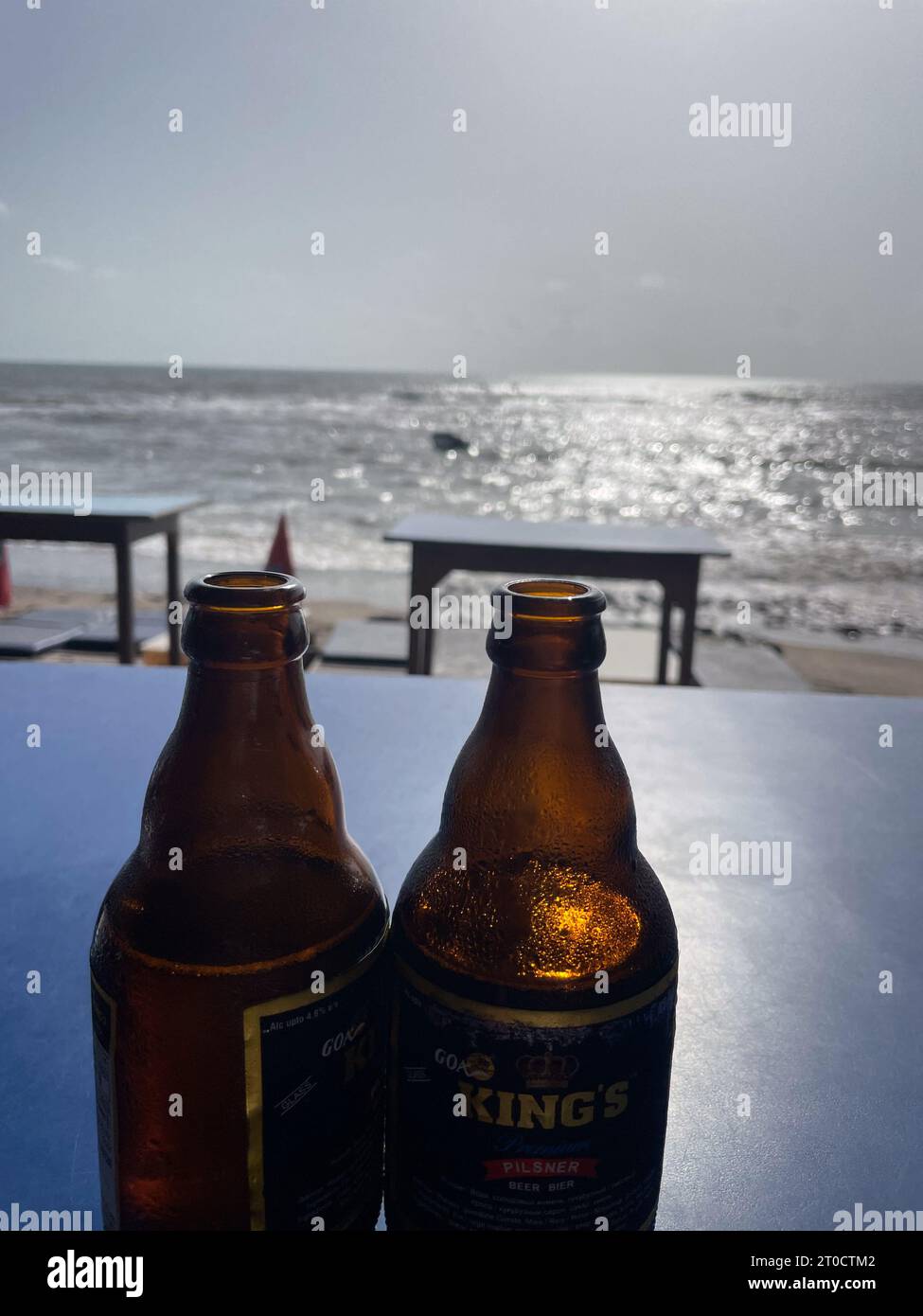 Beer bottle and beach table hi-res stock photography and images - Alamy