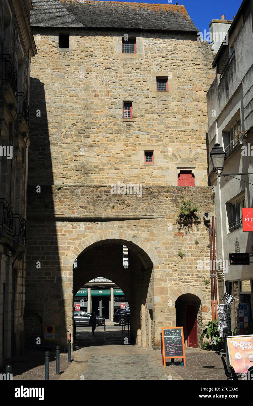 Porte du prison hi-res stock photography and images - Alamy