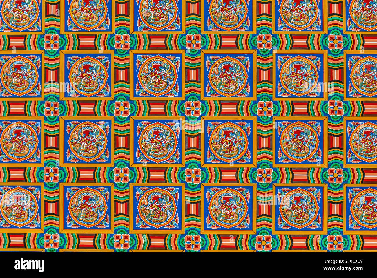 Ancient Korean pattern at the Gyeongbokgung Palace in Seoul, Korea ...