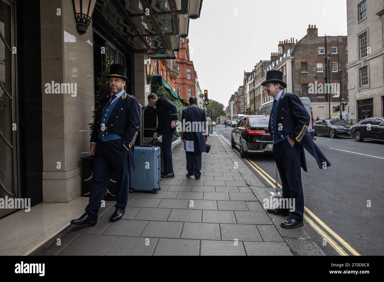 Doorman at claridges hi-res stock photography and images - Alamy