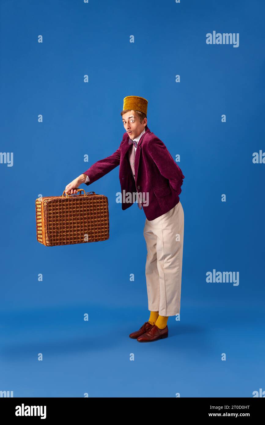 Bell boy vintage hi-res stock photography and images - Alamy