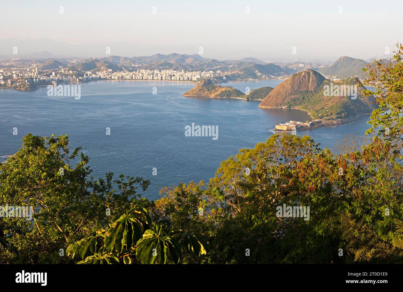 View of the Fortaleza de Santa Cruz da Barra and the island landscape ...
