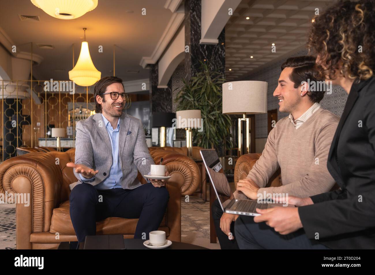 People talking relaxed hi-res stock photography and images - Alamy