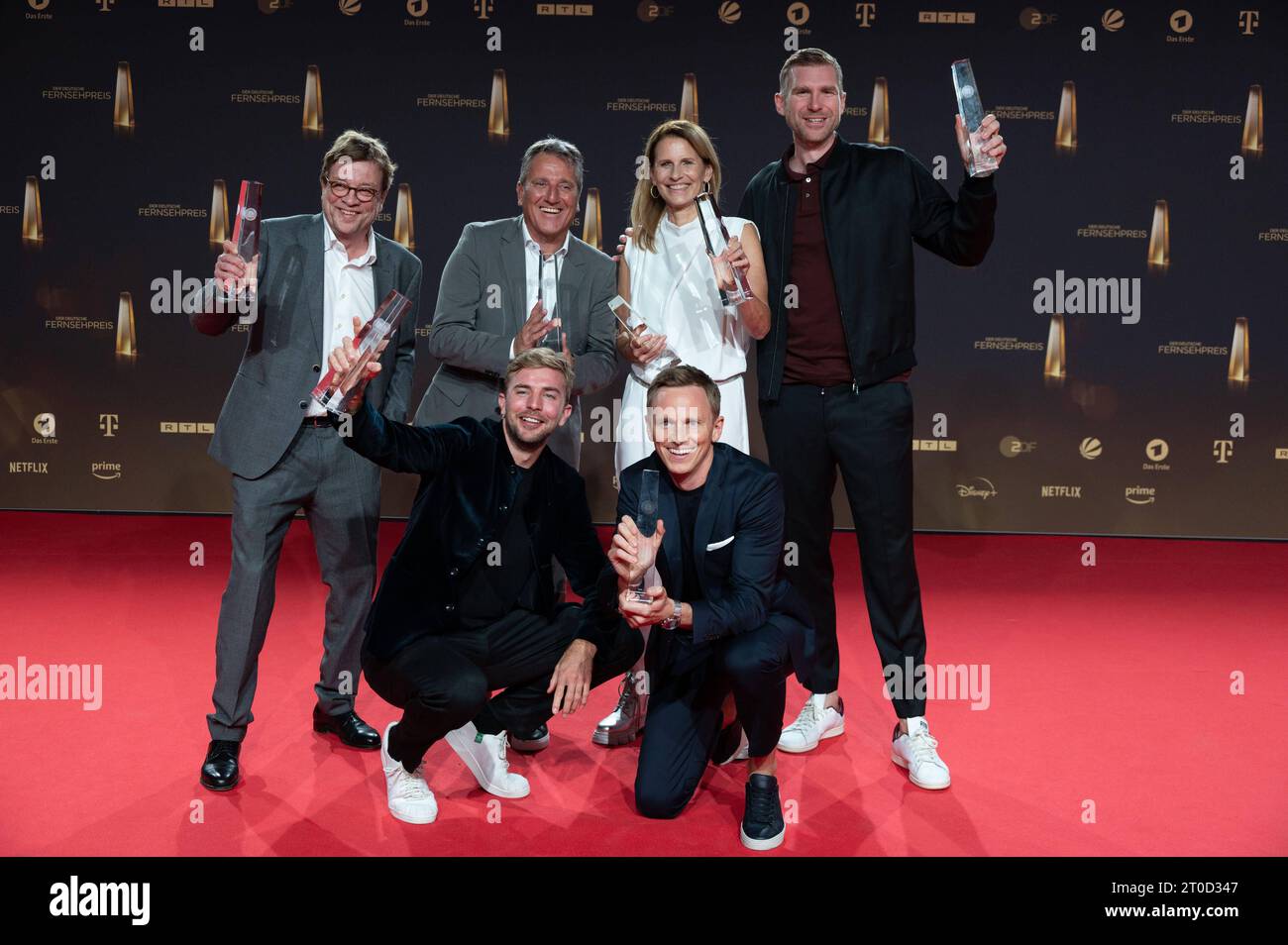 Preistraeger das Team des ZDF mit u.a. Bela RETHY, links, Katrin ...