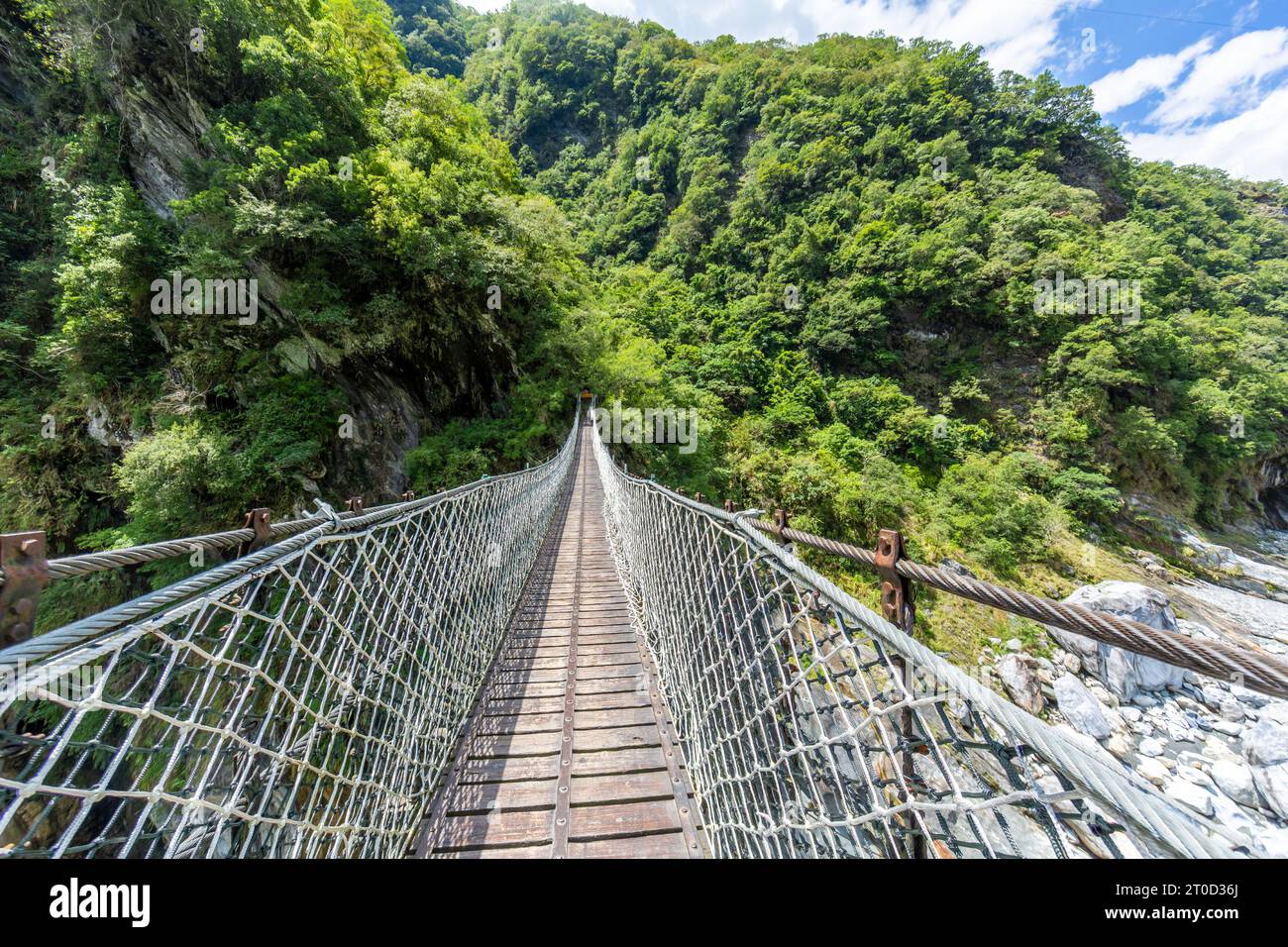 Asia taiwan view suspension bridge hi-res stock photography and images ...