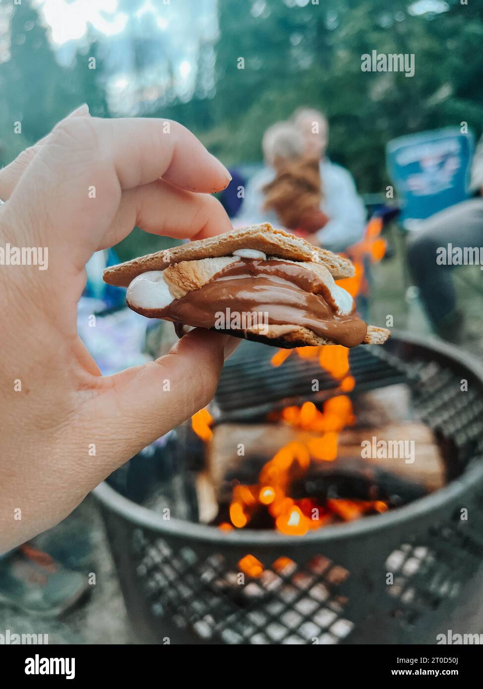 Hand warm campfire hi-res stock photography and images - Alamy