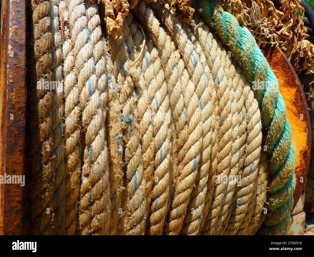 Mooring pier rusted wall hi-res stock photography and images - Alamy