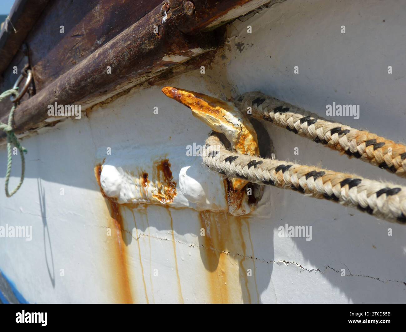 Mooring pier rusted wall hi-res stock photography and images - Alamy