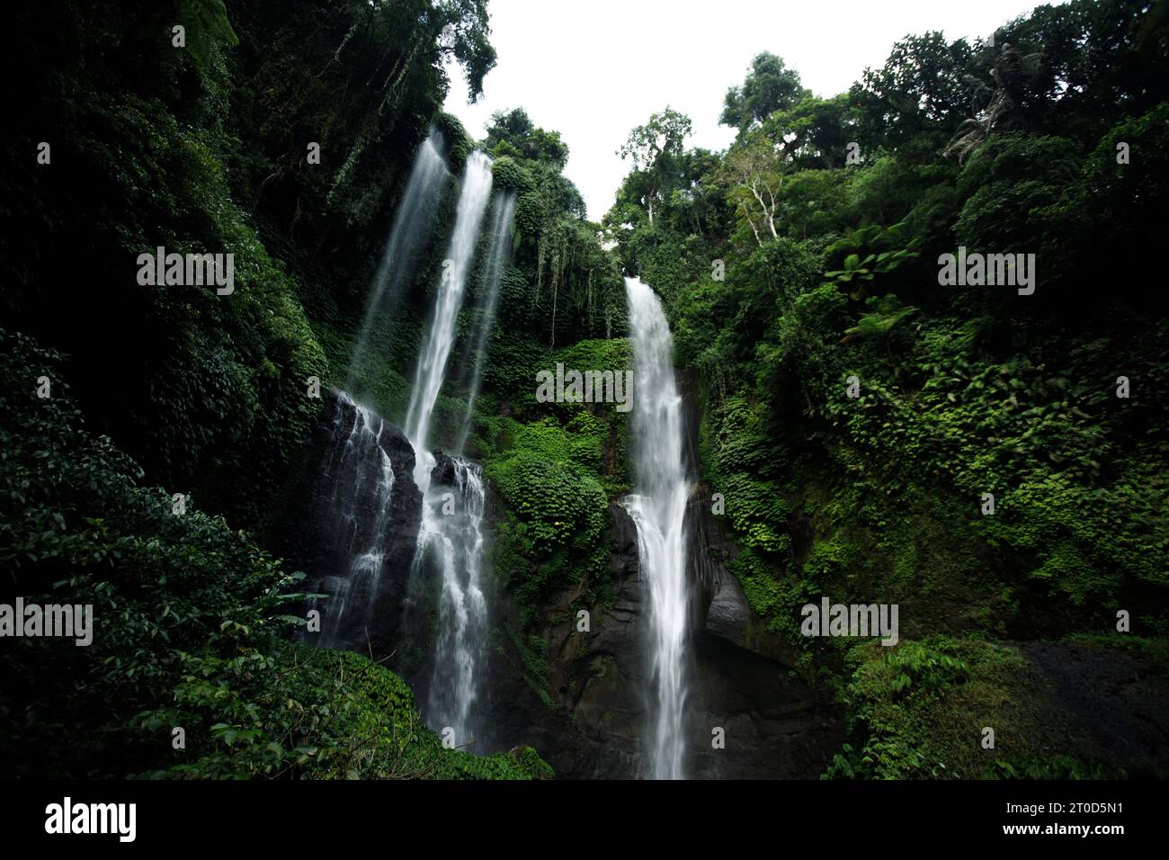 Secret jungle waterfall cascade hi-res stock photography and images - Alamy