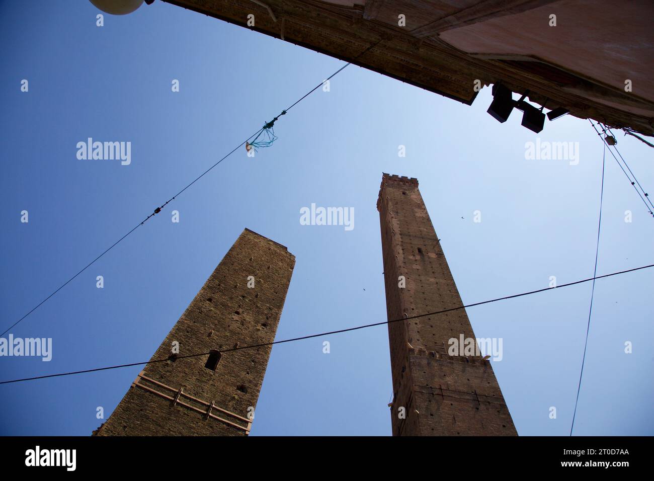 Tower of Asinelli in Bologna seen from below Stock Photo - Alamy