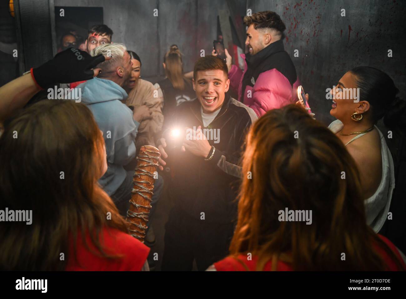 Staines, UK. 5 October 2023. The Baggs Brothers, Joe and George, brave ...