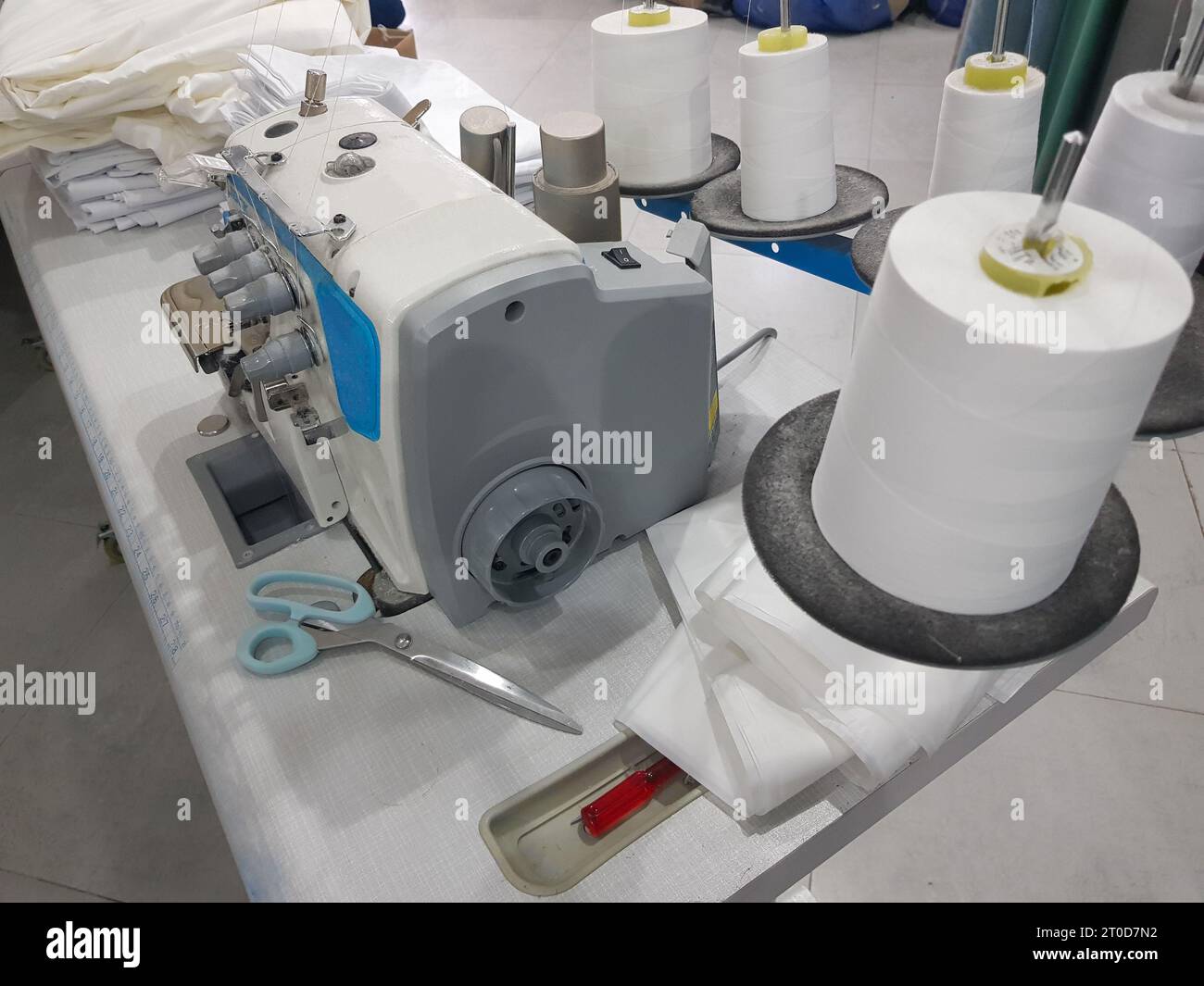 Edging tool hi-res stock photography and images - Alamy