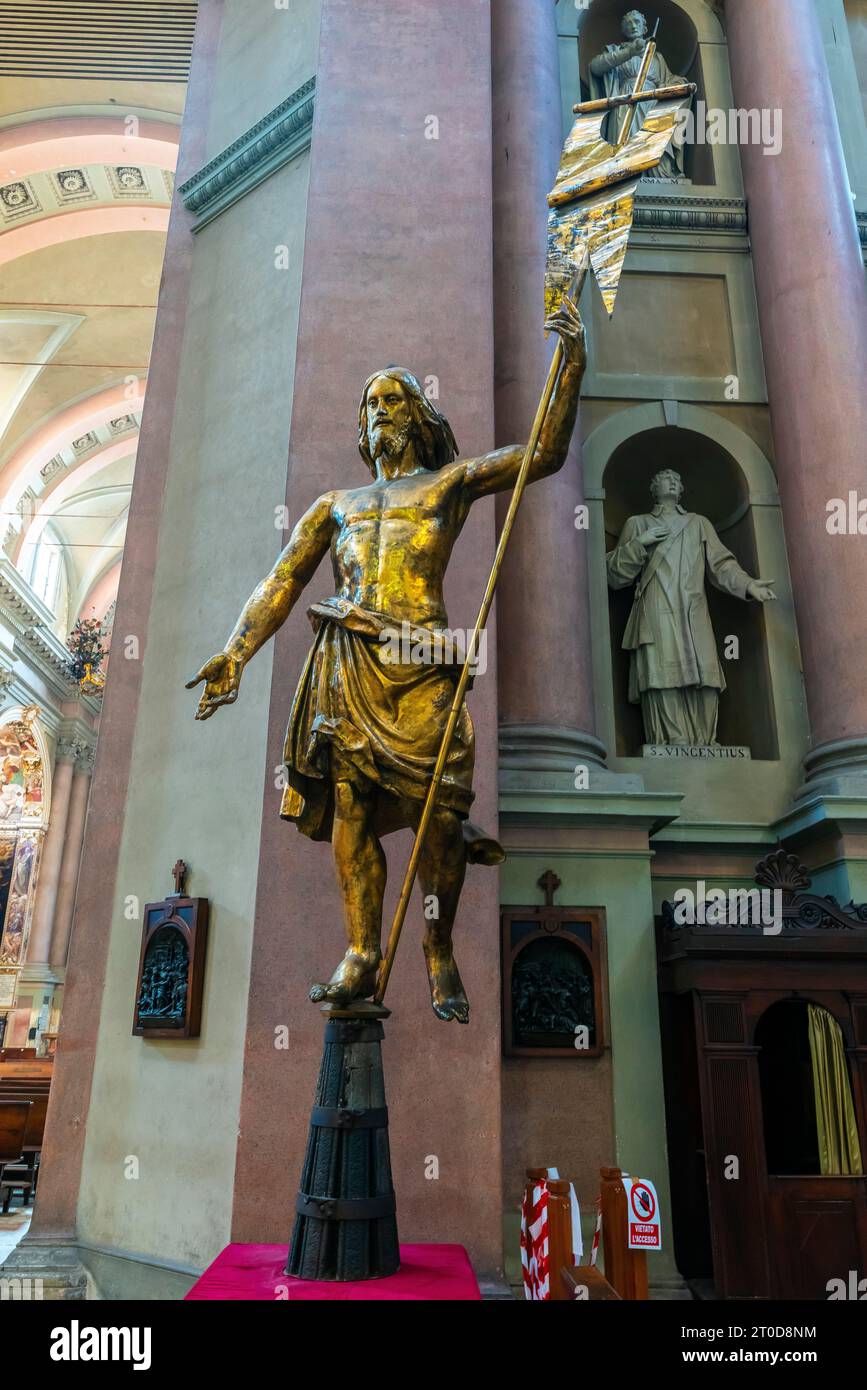 Inside of the Basilica of San Gaudenzo in Novara. Gilded copper statue ... Inside of the Basilica of San Gaudenzo in Novara. Gilded copper statue ...