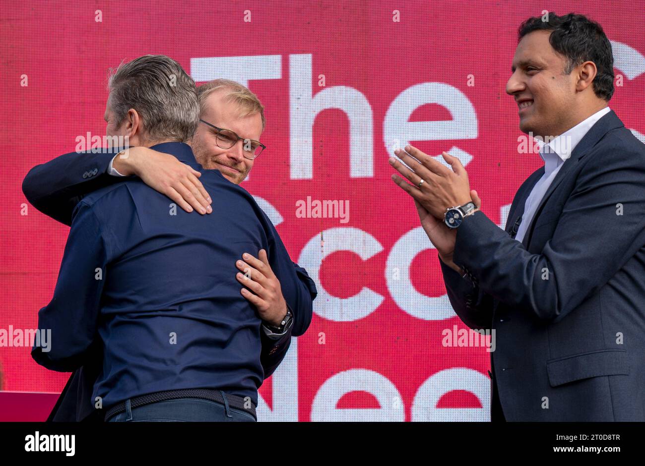 Labour leader Sir Keir Starmer gives new Labour MP for Rutherglen and ...