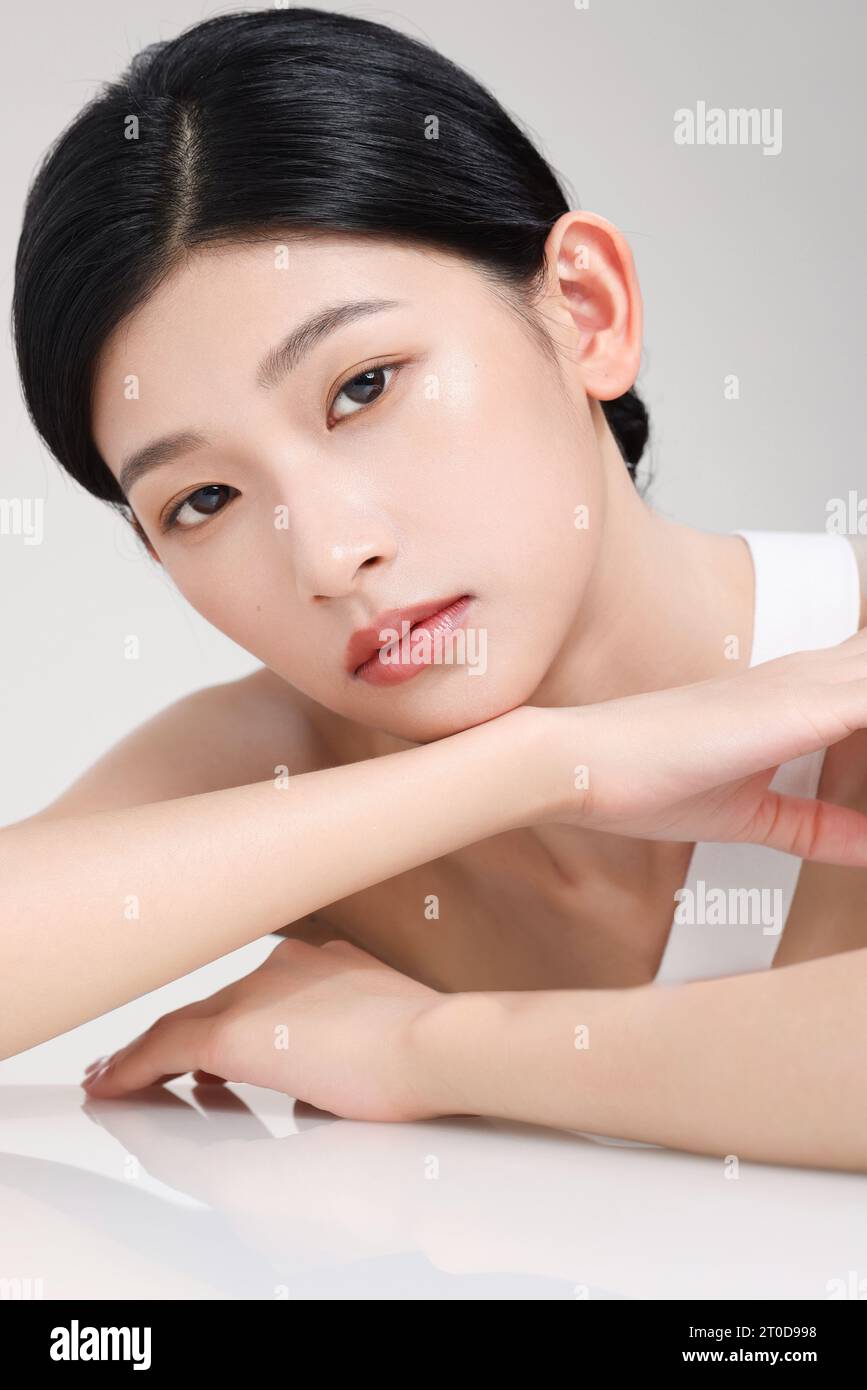 Asian women's faces are beautified with cosmetics, faces for ...