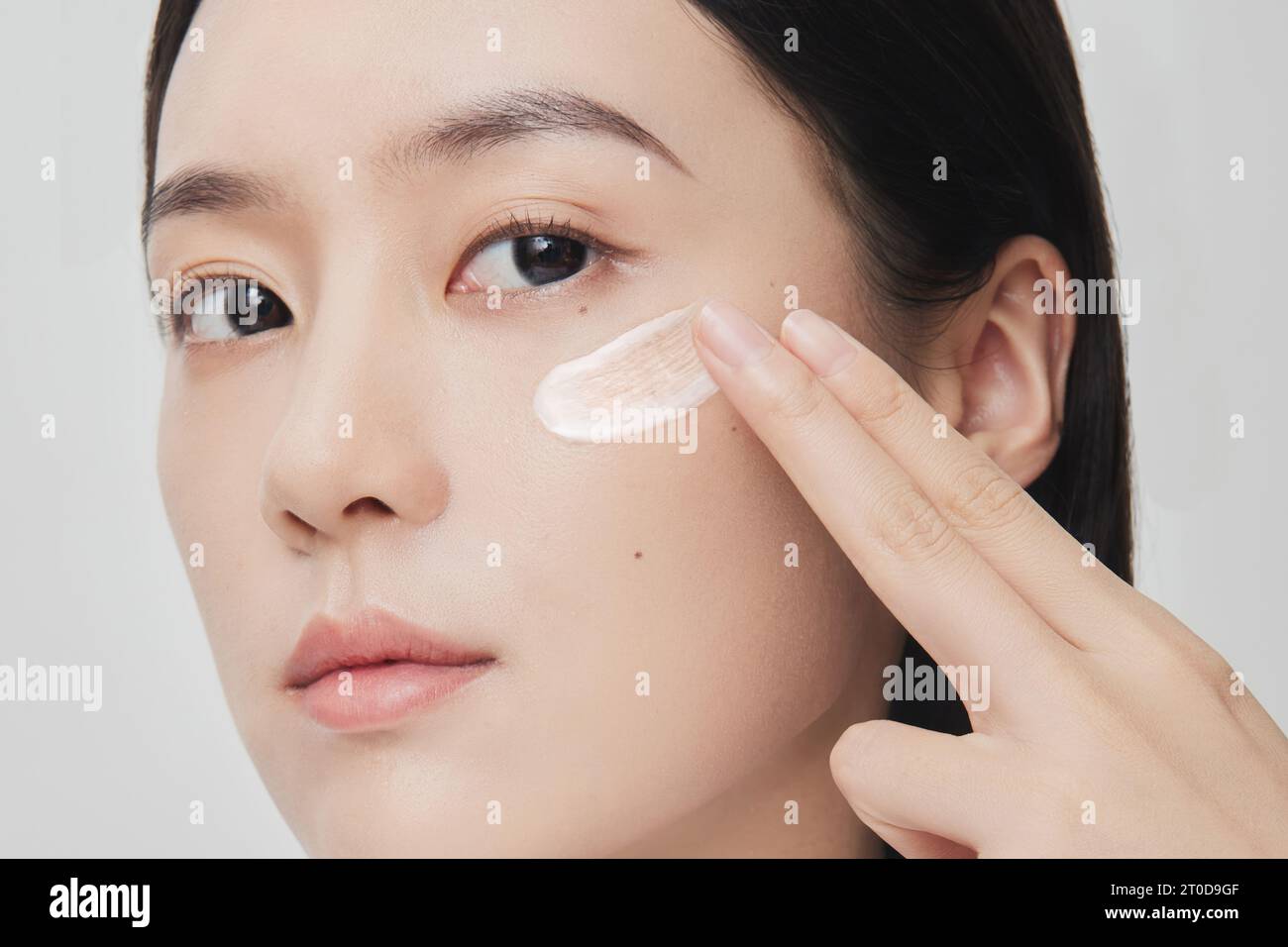 Asian women's faces are beautified with cosmetics, faces for ...