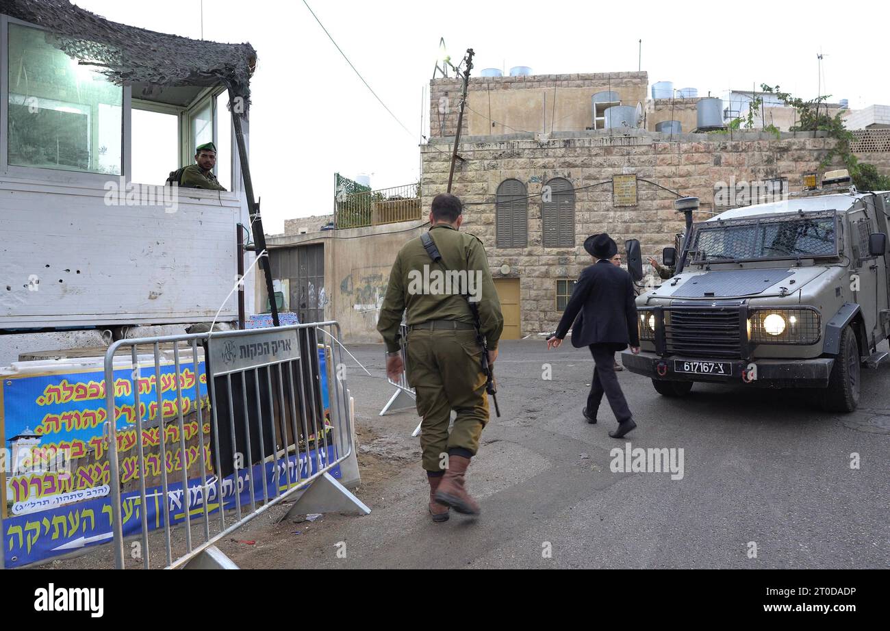 Abraham biblical figure hi-res stock photography and images - Alamy