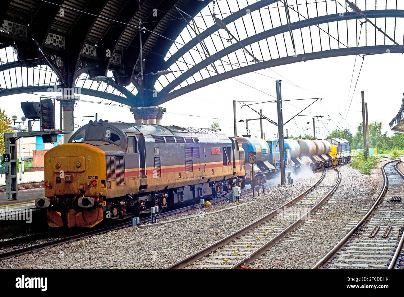 Class 37419 Driver Tony Kaye on rear of Rail Head Treatment Train, York ...