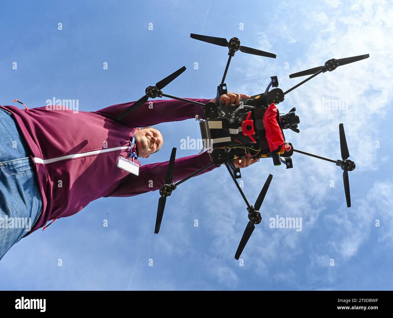 06 October 2023, Saxony, Elsterheide: Michael Denk from the company ...