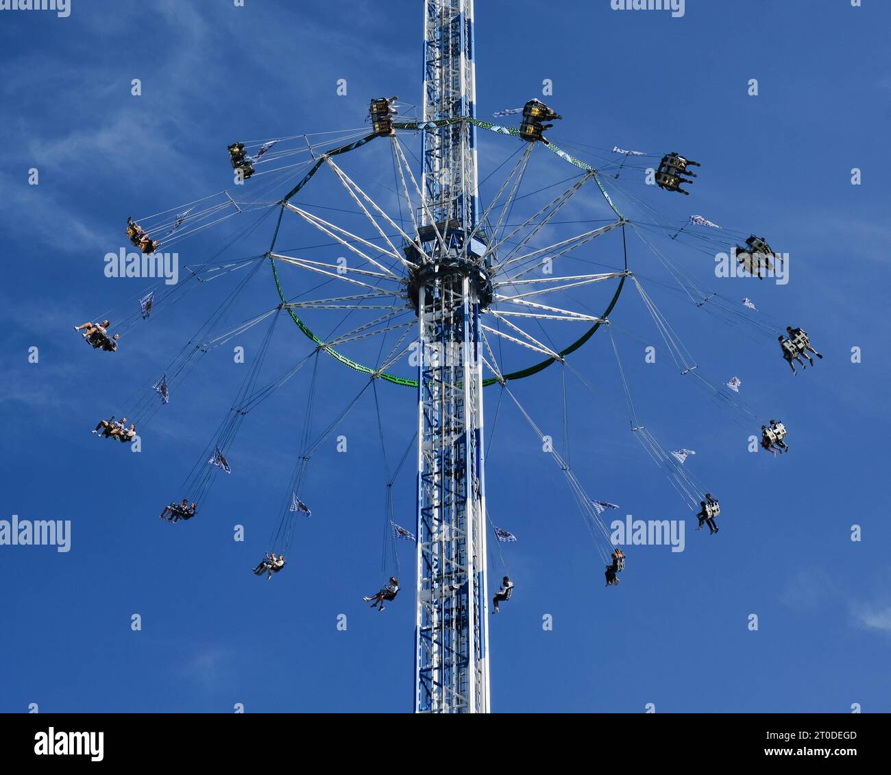 Swing carousel at the oktoberfest hi-res stock photography and images ...