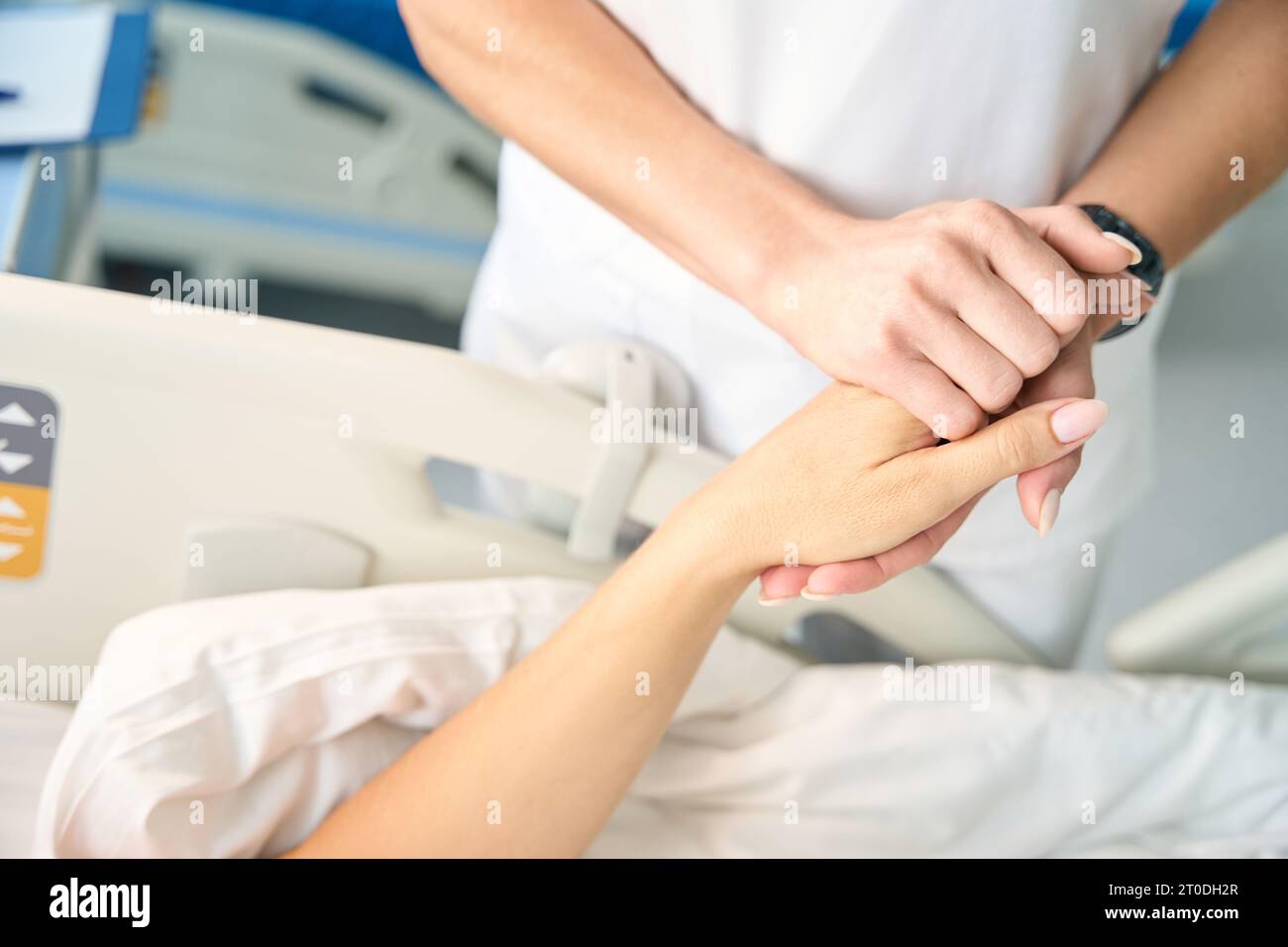 Medical staff attending patients hi-res stock photography and images ...
