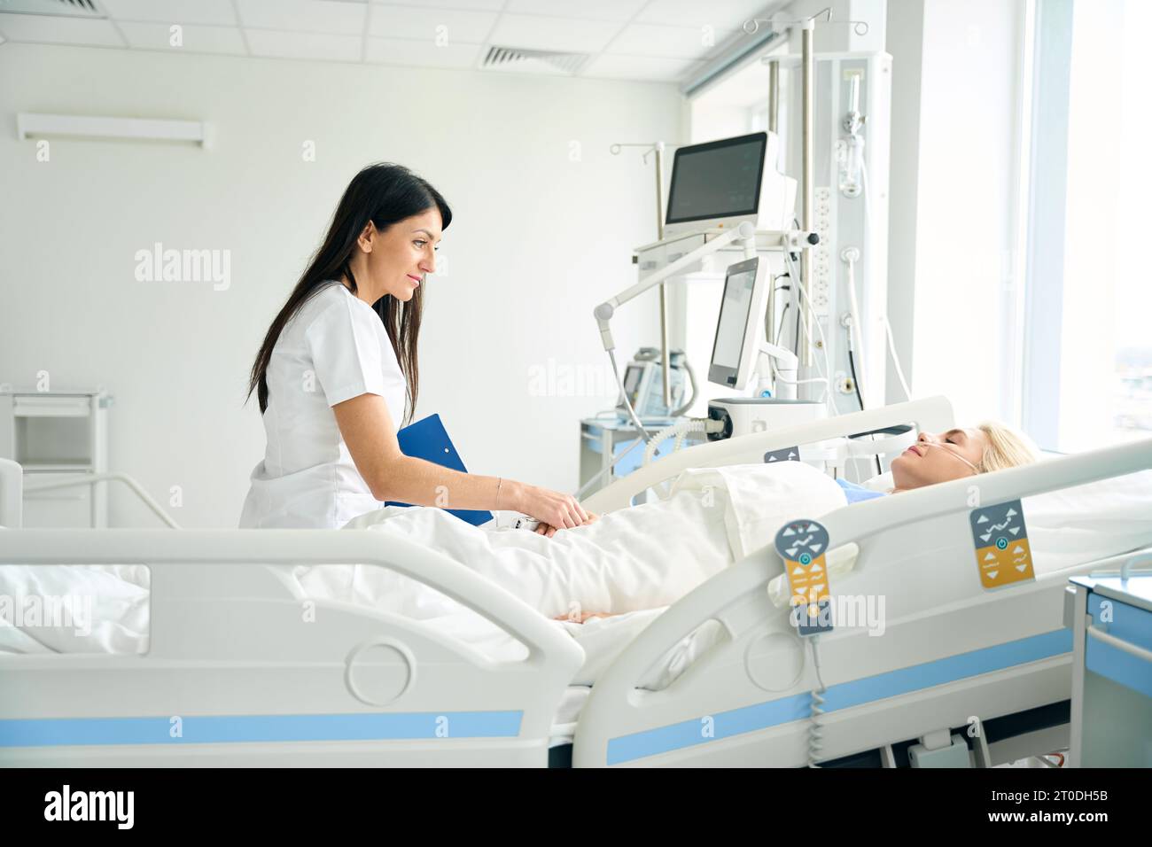 Postoperative resuscitation hi-res stock photography and images - Alamy