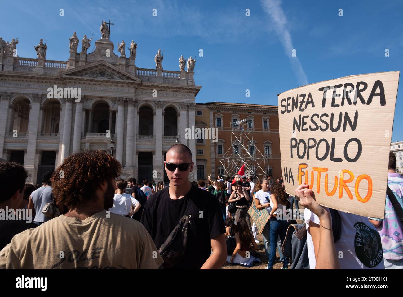 Rome, RM, Italy. 6th Oct, 2023. 5000 students on school strike for ...