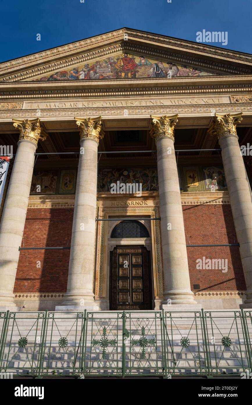 Kunsthalle, The main Entrance, an art museum at the Heroes’ Square ...