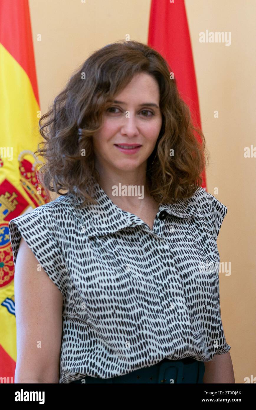 The president of the Community of Madrid, Isabel Díaz Ayuso, meets with ...