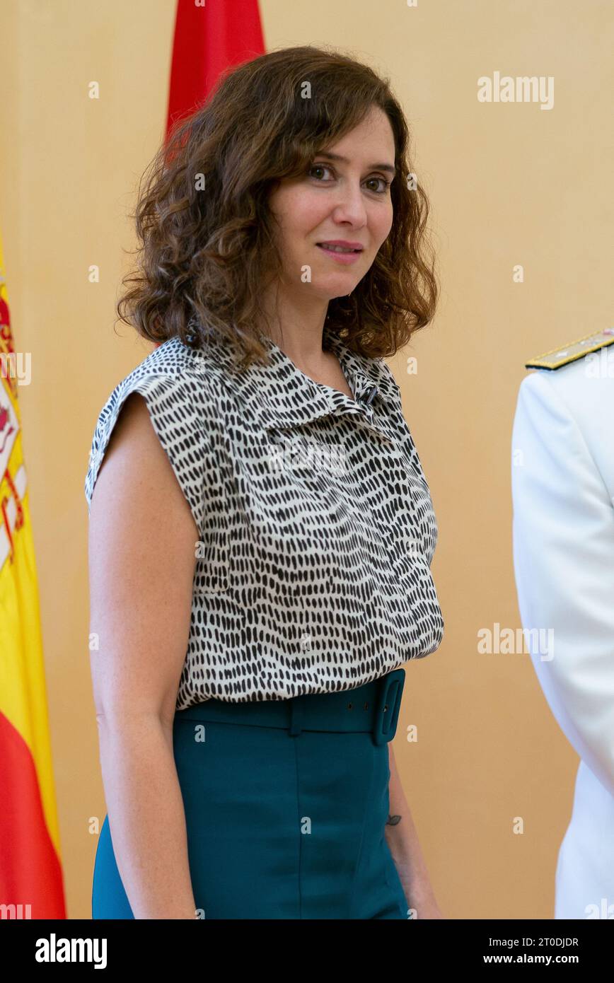 The president of the Community of Madrid, Isabel Díaz Ayuso, meets with ...