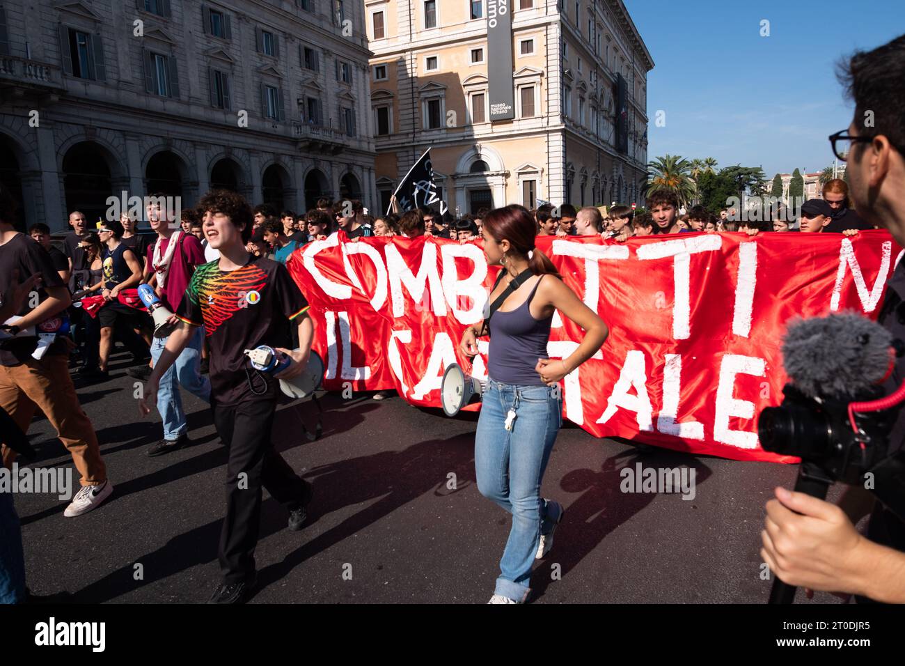 Rome, RM, Italy. 6th Oct, 2023. 5000 students on school strike for ...