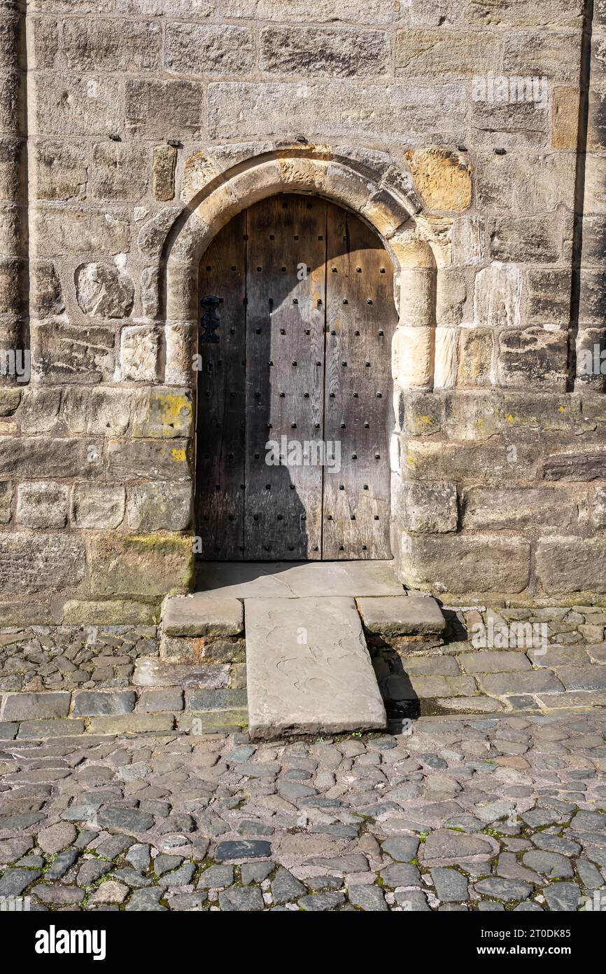 Medieval wooden gate in a stone arch of Stirling Castle, Scotland Stock ...