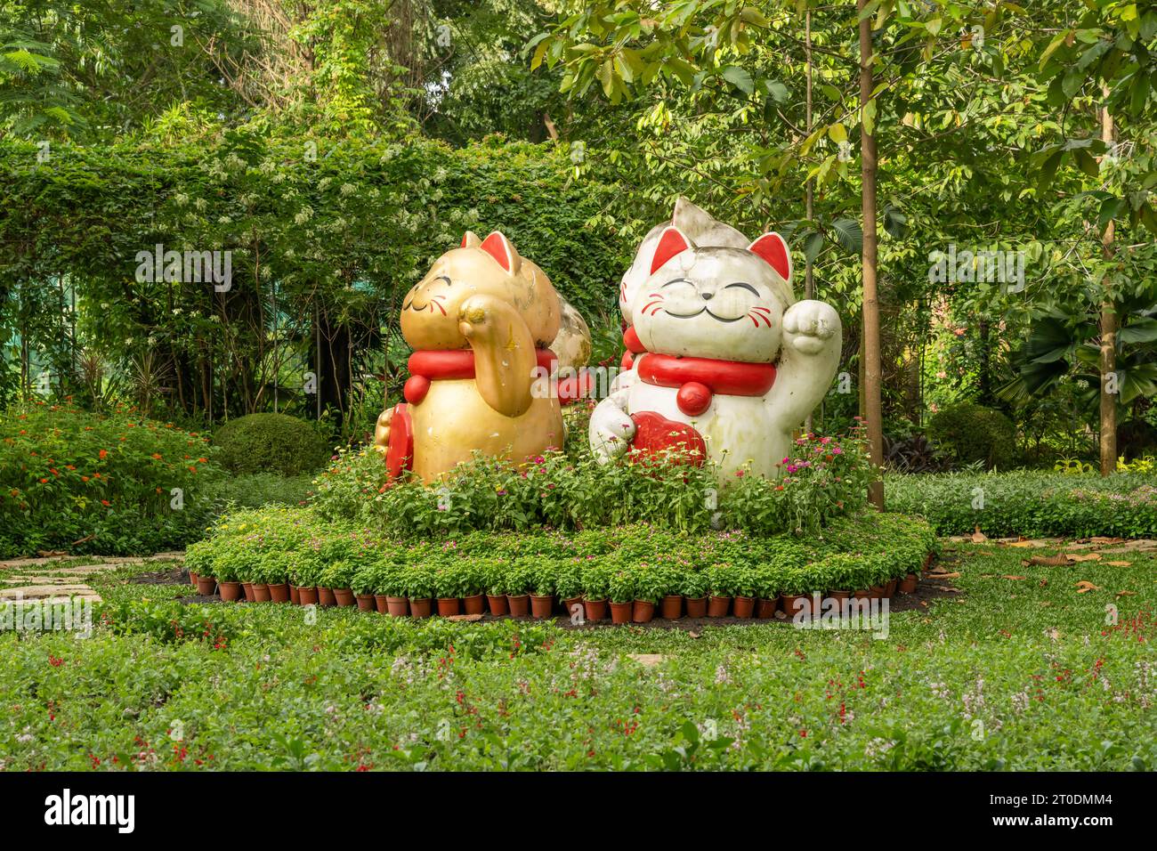The Chinese Waving Cats at Saigon Zoo and Botanical Garden, Ho Chi Minh ...