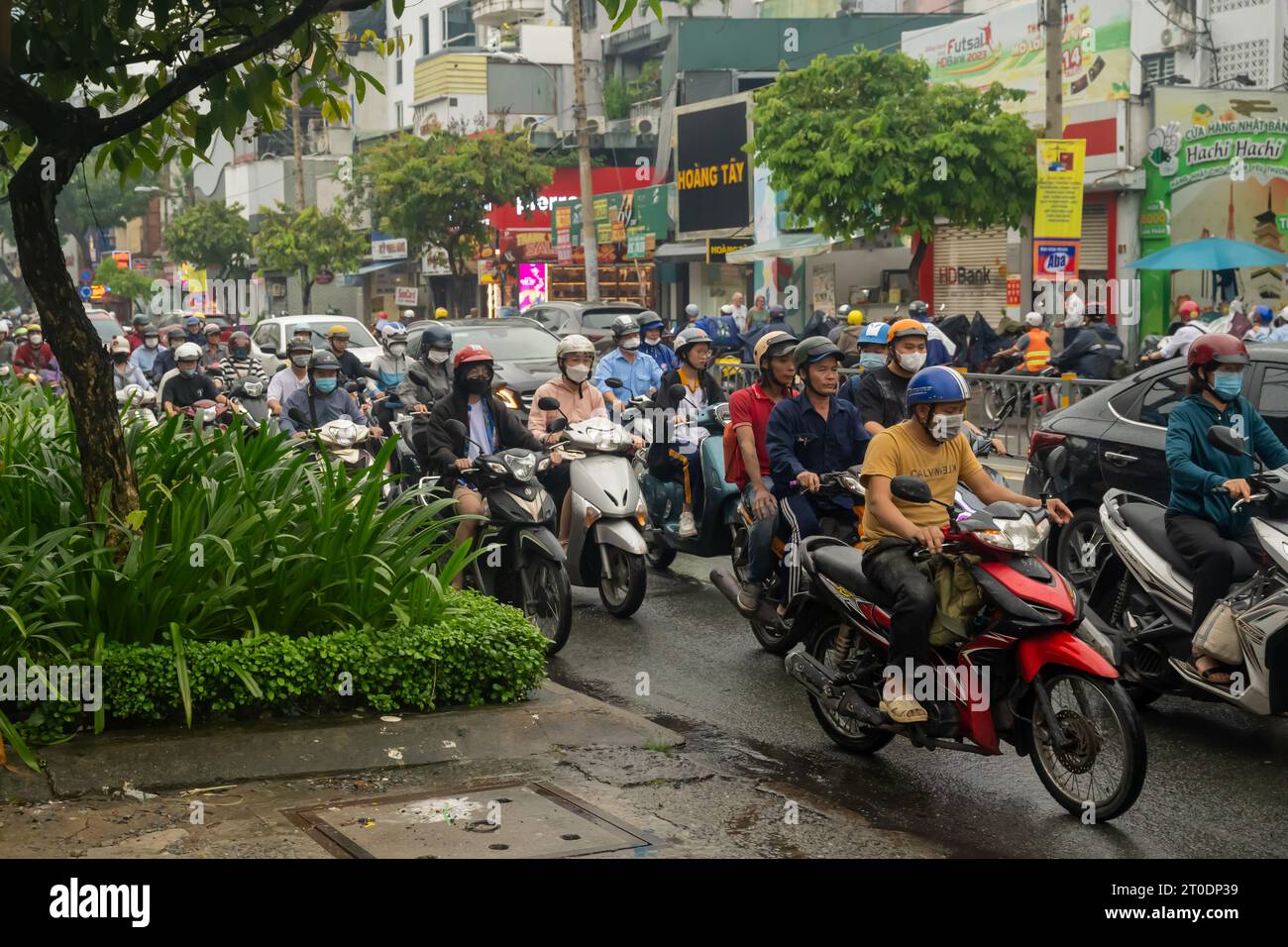 Traffic chaos during rush hour on the streets of Ho Chi Minh City ...