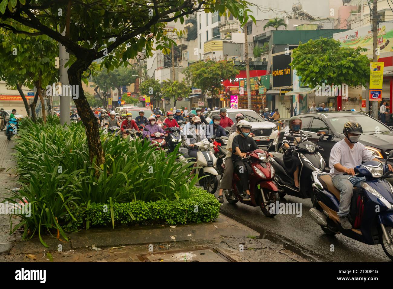 Traffic chaos during rush hour on the streets of Ho Chi Minh City ...