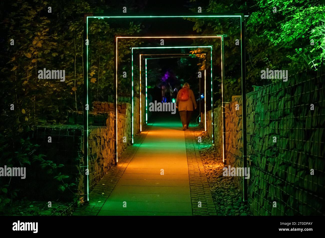 Lichtkunst-Installation in Sauerlandpark in Hemer Im Herbst 2023 luden ...