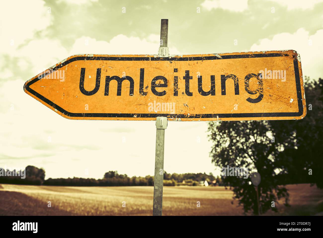 Straßenschild Umleitung *** Road sign detour Stock Photo - Alamy
