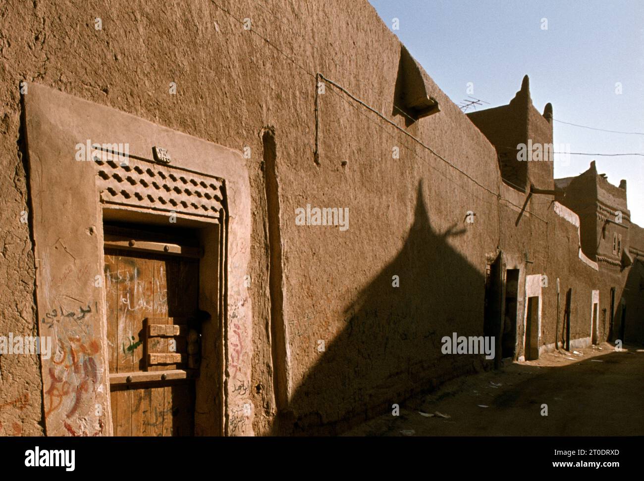 Al Buraidah Saudi Arabia Najd Graffiti on doors Stock Photo - Alamy