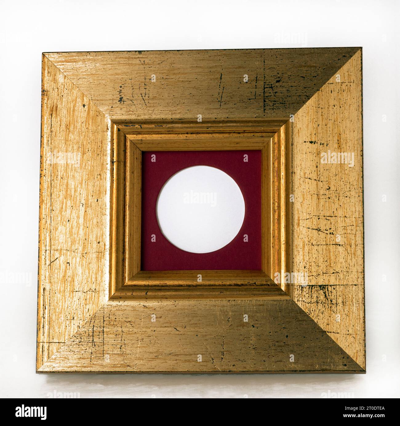 Gold photo frame hi-res stock photography and images - Alamy