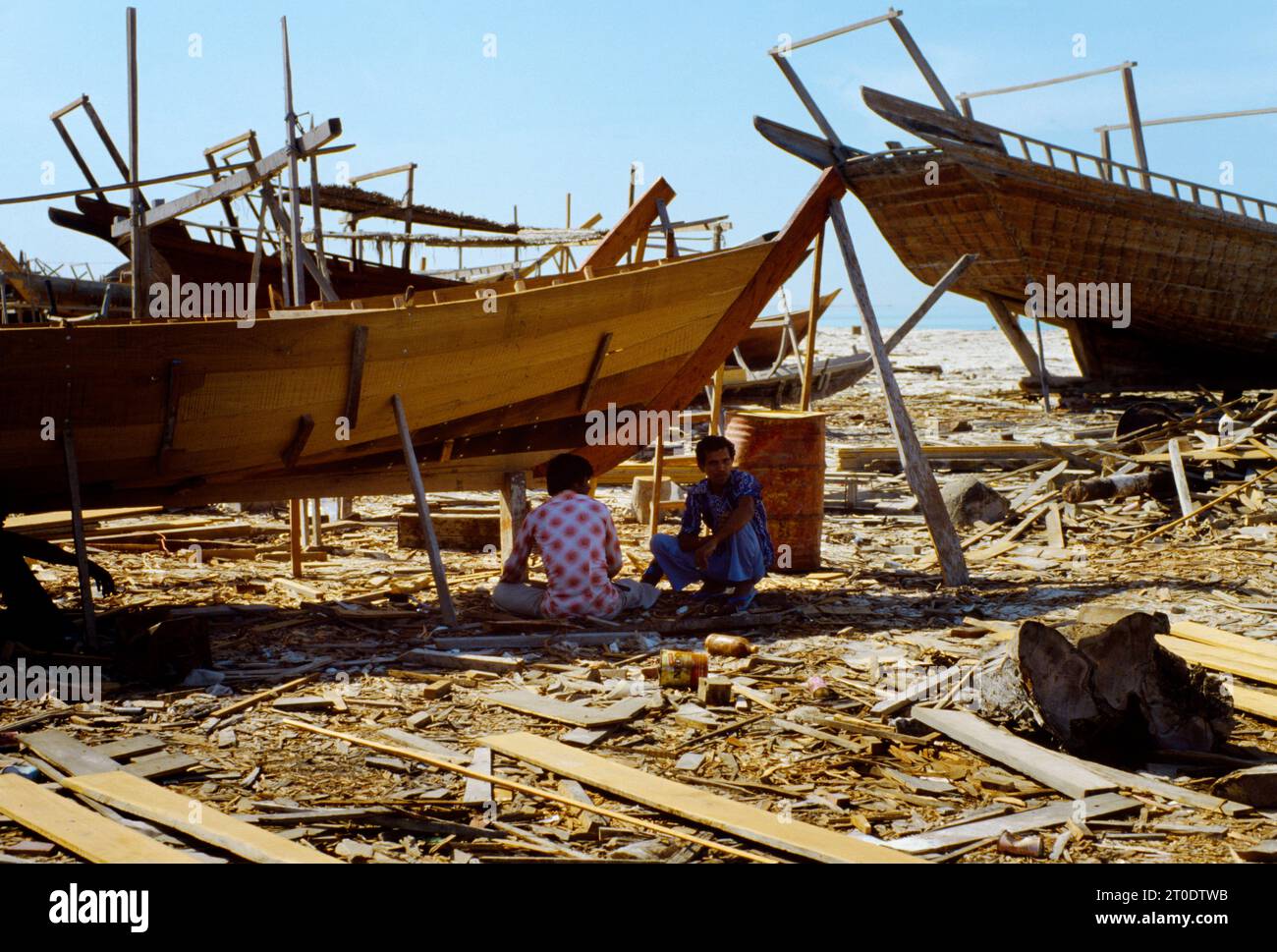 Ajman UAE Boat Men Building Dhows Stock Photo - Alamy