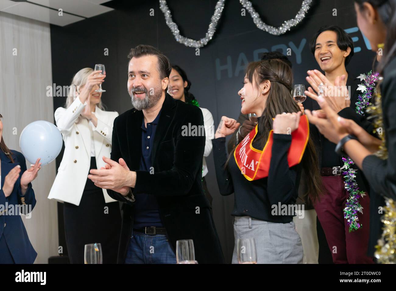 Teamwork celebration hi-res stock photography and images - Alamy